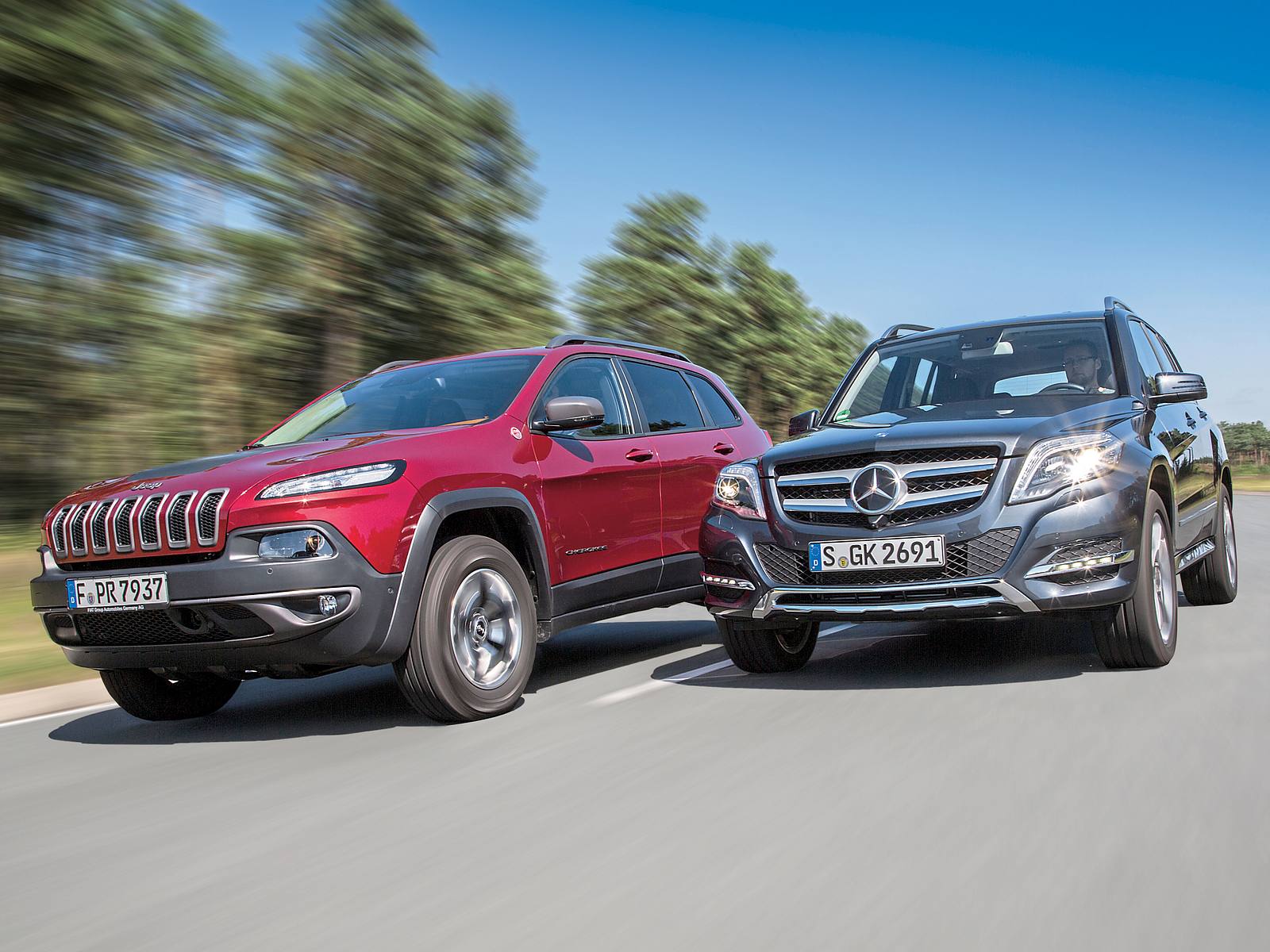 Jeep Cherokee 3.2 V6 Trailhawk vs. Mercedes GLK 350 4Matic: SUVs im ...