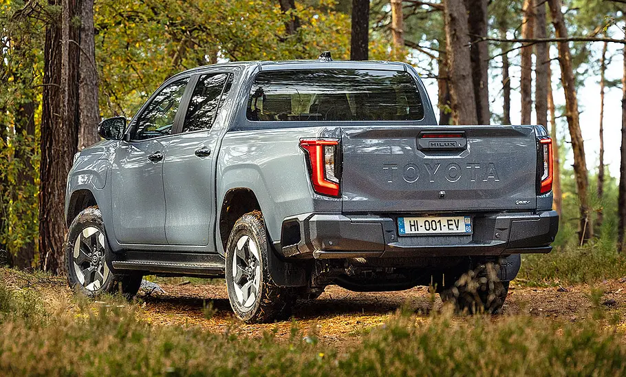 Toyota Hilux: Volumen-Pick-up ab 2026 auch vollelektrisch