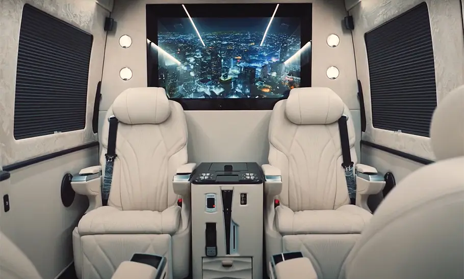 Luxus-Oase von Clive Suttons: Mercedes Sprinter auf Maybach-Niveau