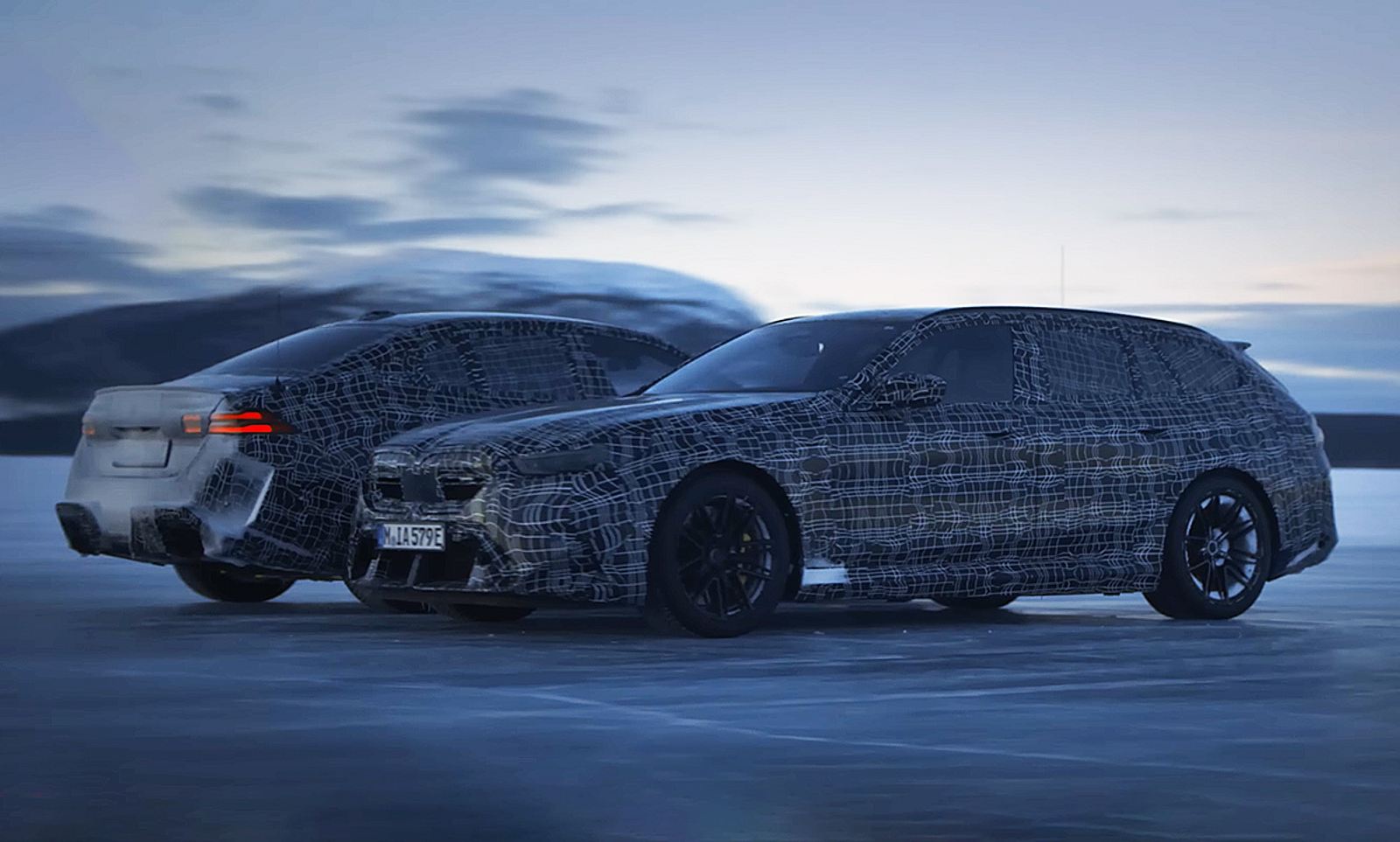 BMW M5 (2024): Offizielles Video zeigt Limo & Touring