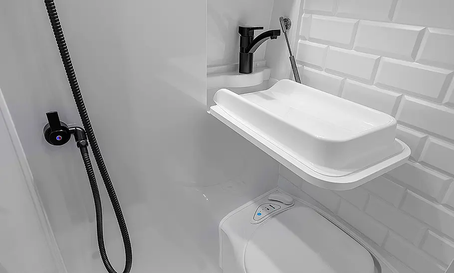 Freedo RV 599 LU: Ungewöhnlicher Camper mit Hecksitzgruppe