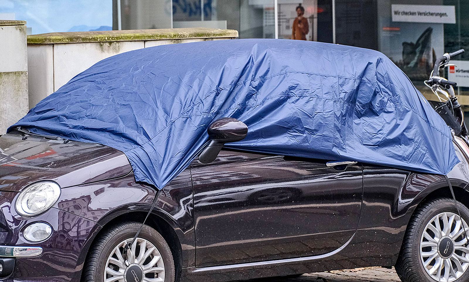 Auto-Halbgarage: Dann schützt die halbe Abdeckung sinnvoll