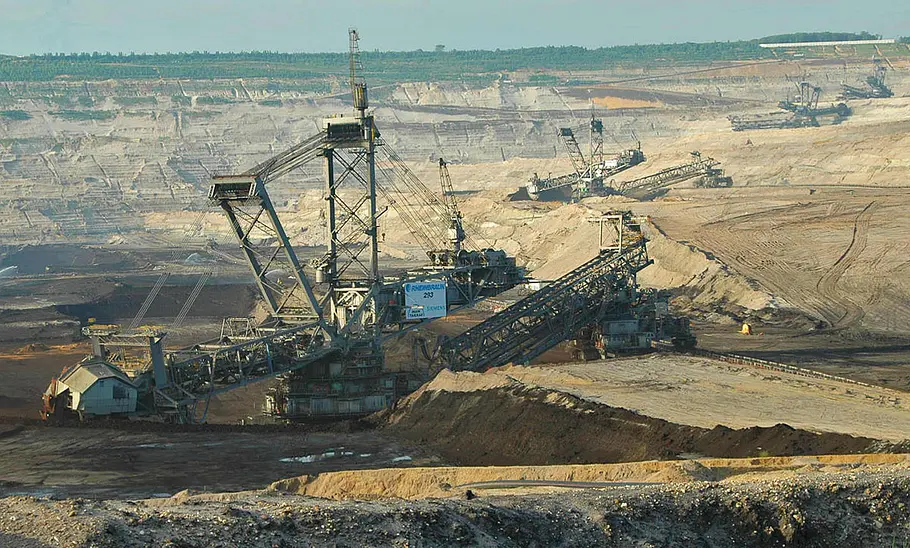 Das größte Landfahrzeug der Welt: Braunkohle-Bagger 293