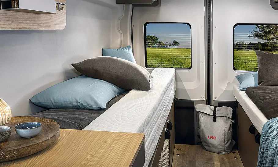 LMC Ford-Innovan 592: Van mit Einzelbetten auf nur 6 m Länge