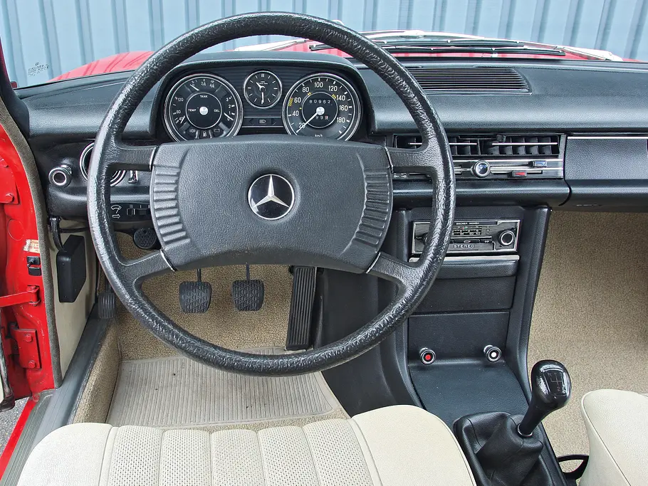 Mercedes 230.4: Bilder und technische Daten