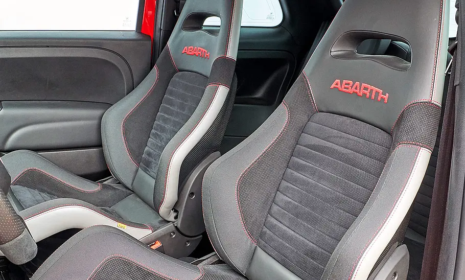 Abarth 595/Mini Cooper/Peugeot 208/Renault Clio: Test