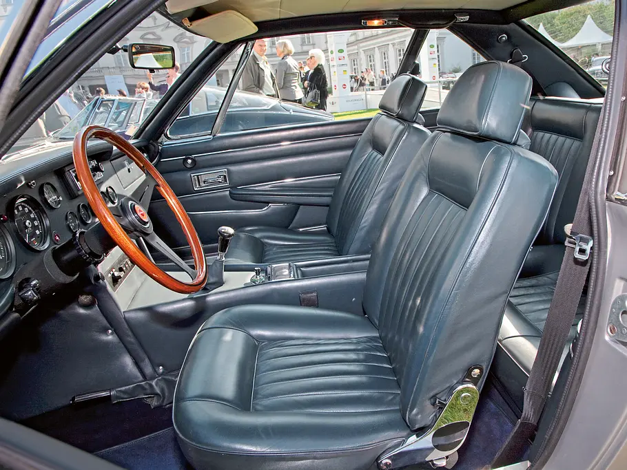 Momo Mirage Coupe: Classic Cars