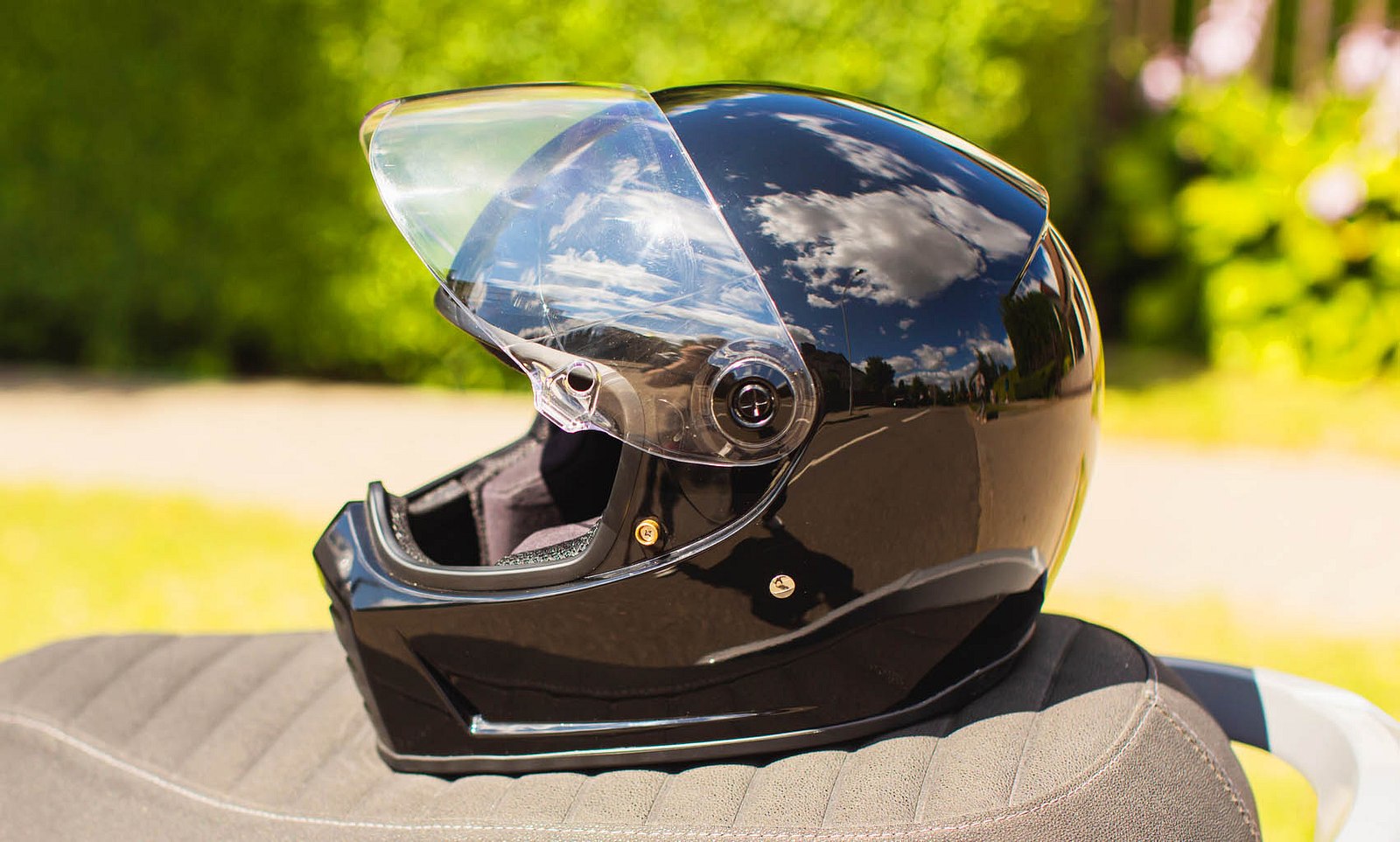 Motorradhelme bis 200 Euro: Kauftipps & Produktempfehlungen
