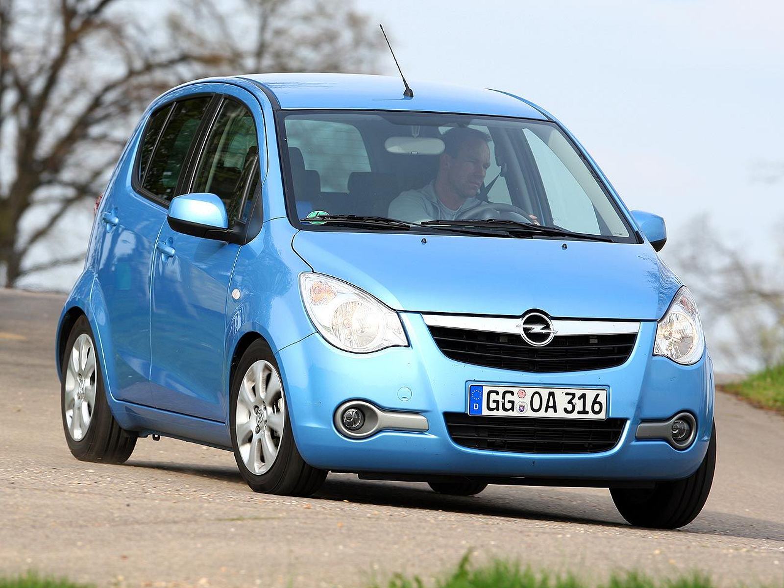 Vier Kleinwagen von Opel, Suzuki, Renault und VW im Vergleichstest