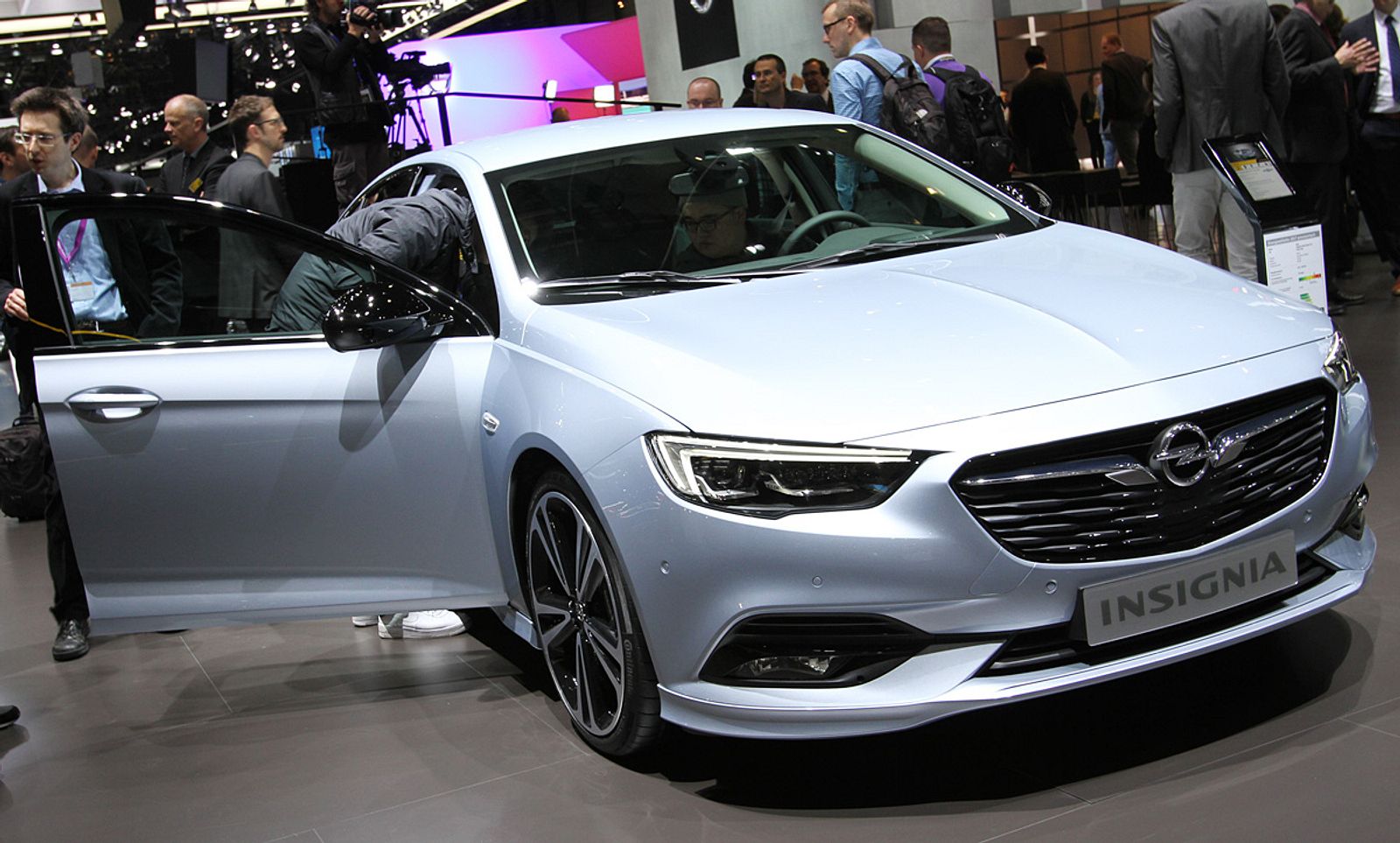 Opel Insignia Ausstattung Herausfinden