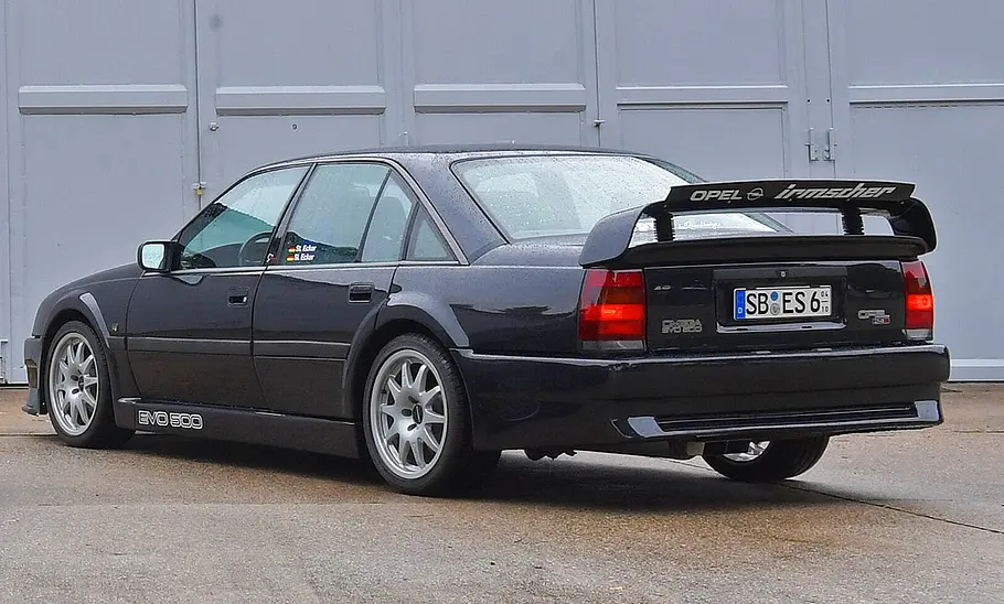 Opel Omega Evo 500: So fährt die superseltene Opel-Sportlimo